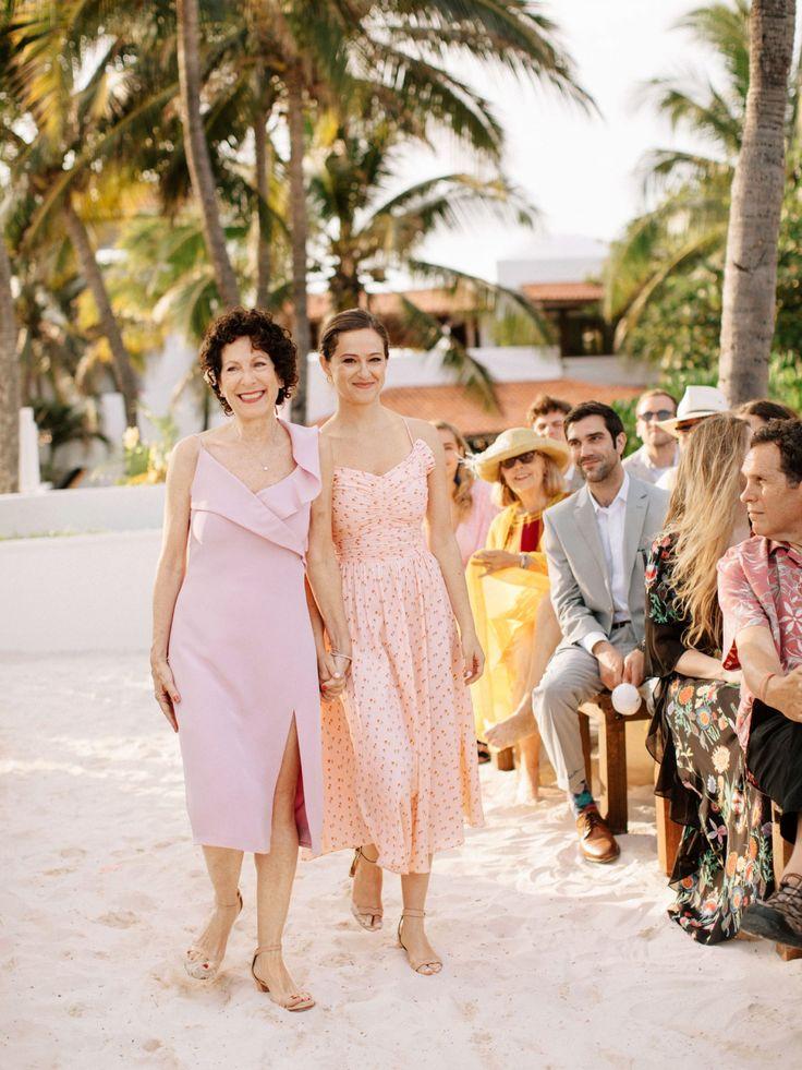 Coastal Chic: Beautiful Mother-Of-The-Bride Outfits For A Beach Wedding ...